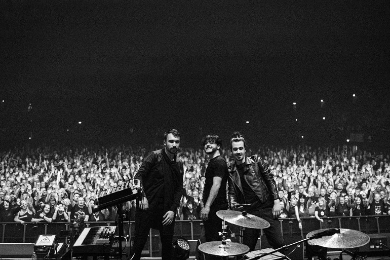 DIVINE SHADE: ascolta il nuovo singolo ‘Stars’, con Shan Moue | Notizie