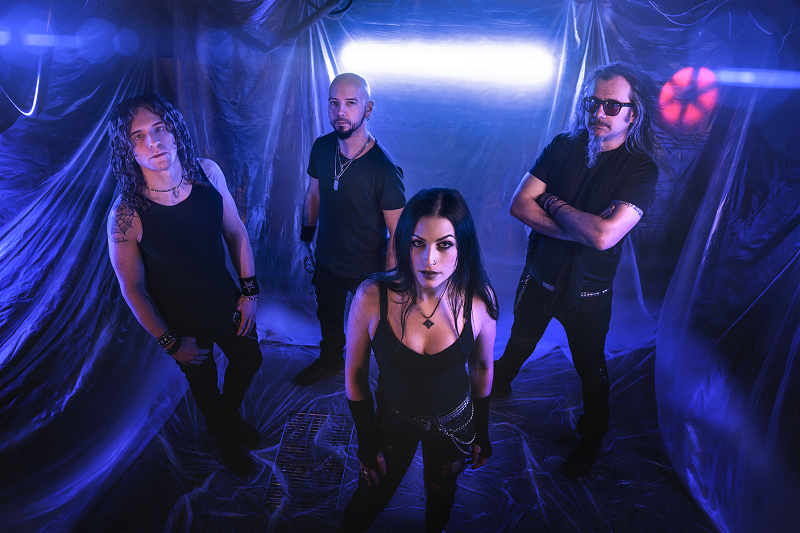 HELL IN THE CLUB: la nuova versione di ‘The Kid’ con la nuova cantante ...